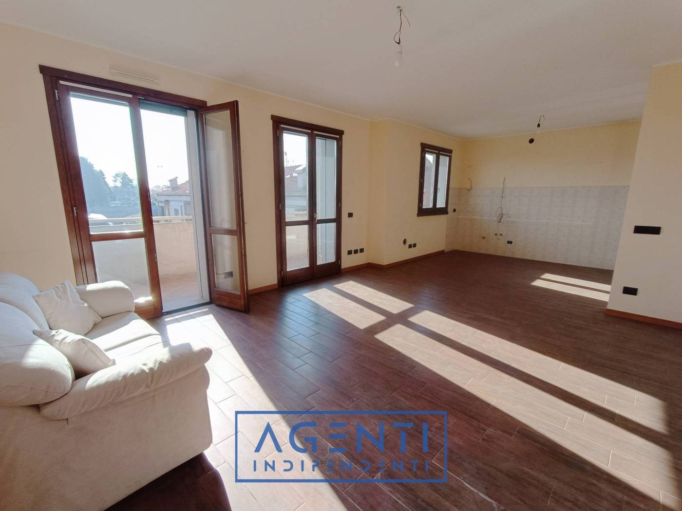 Trilocale via Don Luigi Corti 14/c, Casatenovo