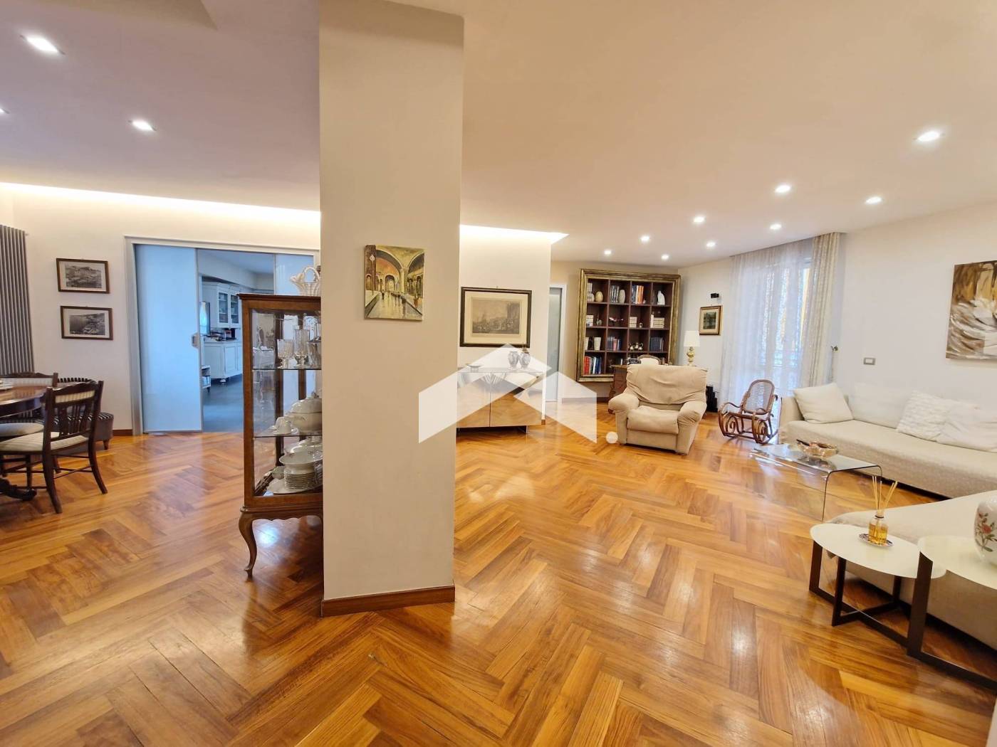 Trilocale ottimo stato, primo piano, Centro, Pomigliano d'Arco