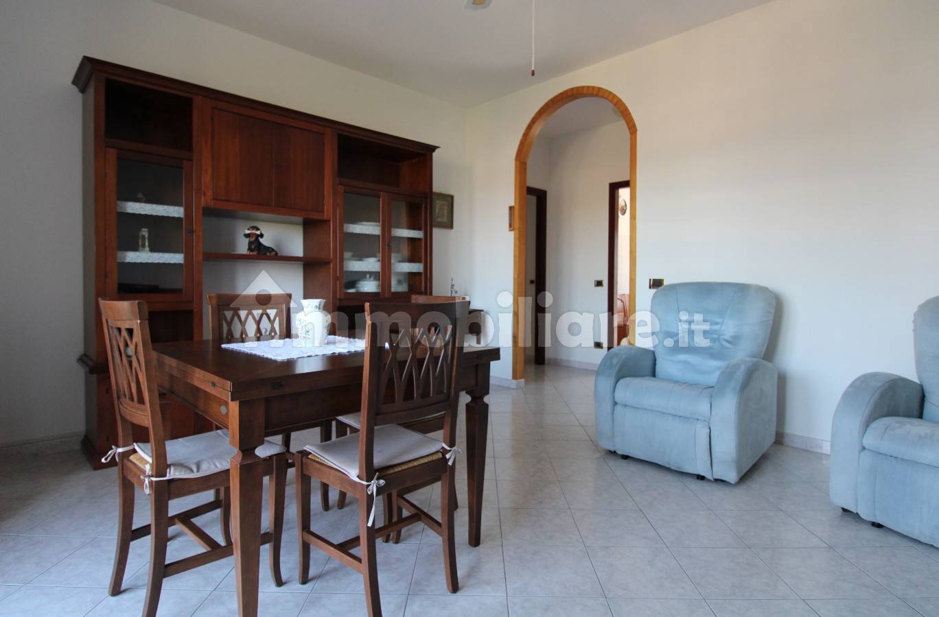 Appartamento buono stato, secondo piano, Centro, Novellara