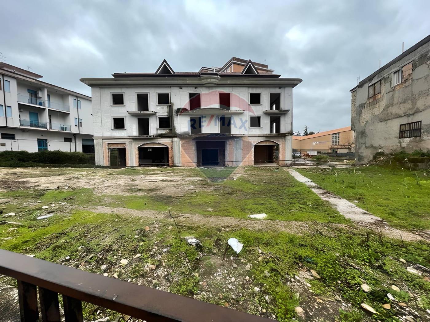 Palazzo - Edificio in Vendita