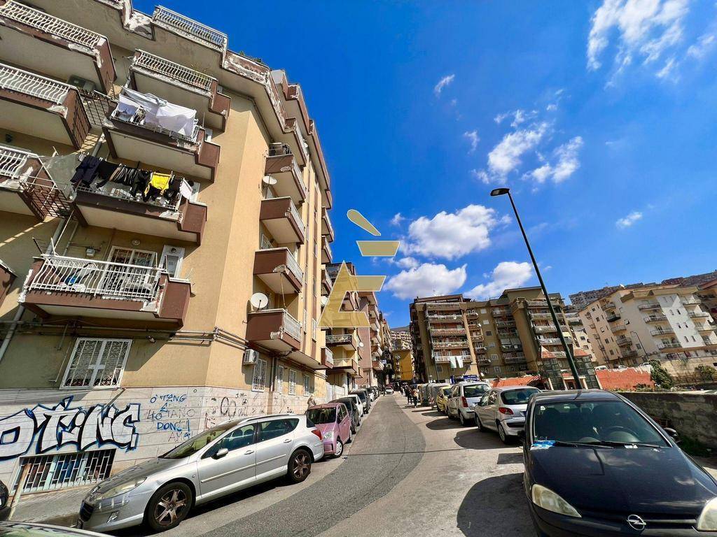 Trilocale via Nicola Romeo 28, Fuorigrotta, Napoli