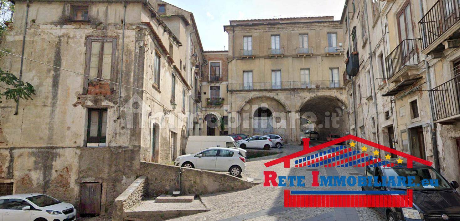 Appartamento via Gaetano Argento, Centro Storico, Cosenza