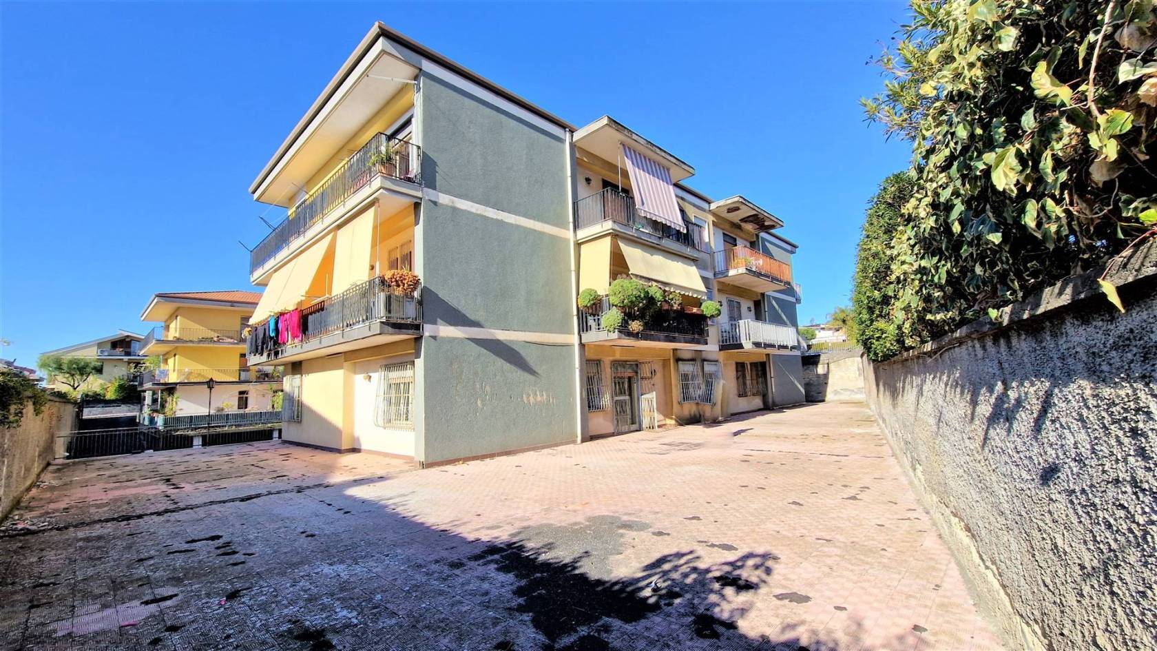 Appartamento via Antonino di Sangiuliano 29, Sant'Agata li Battiati