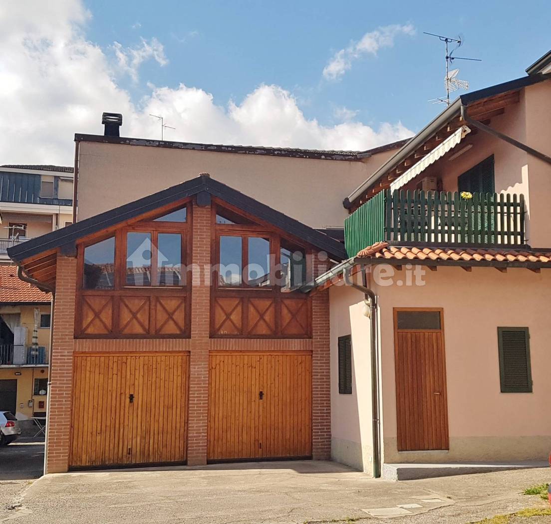 Trilocale via Silvio Pellico 22/24, Centro, Cornate d&#x27;Adda