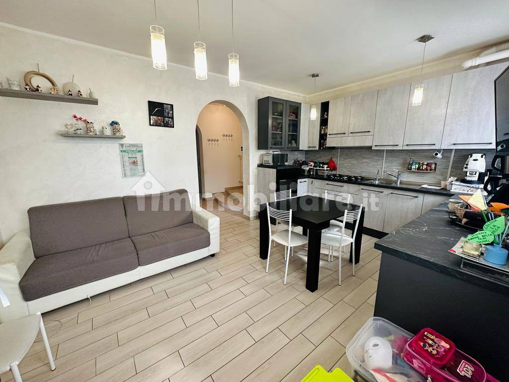 Trilocale via Donato Bramante 6, Centro, Calolziocorte