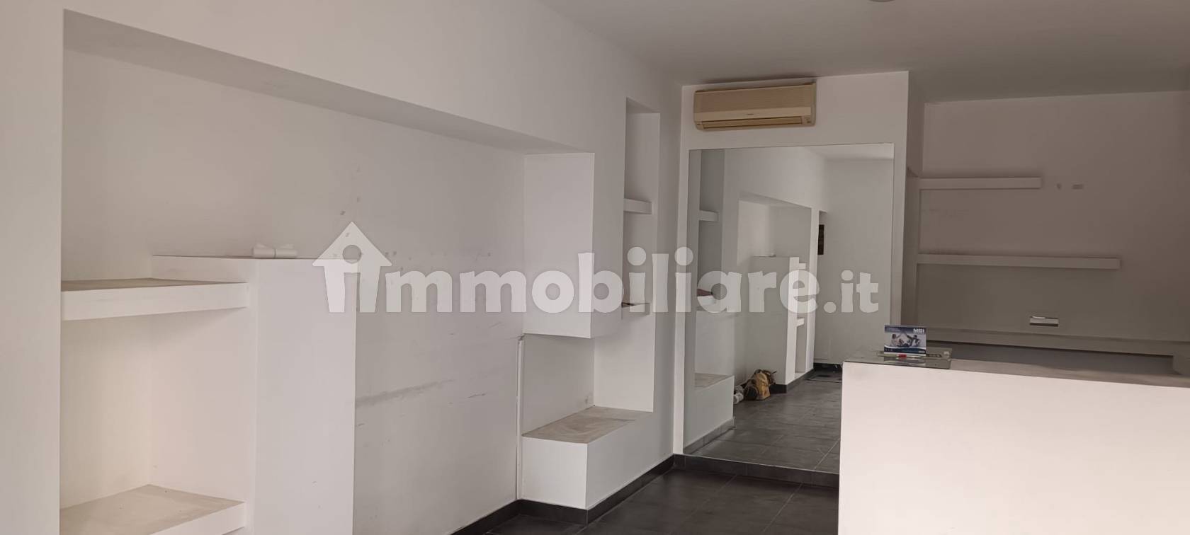 Attività commerciale in Vendita