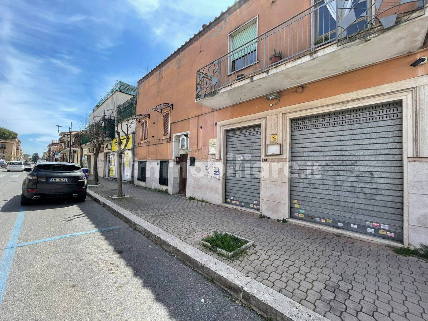 Locale commerciale in Vendita