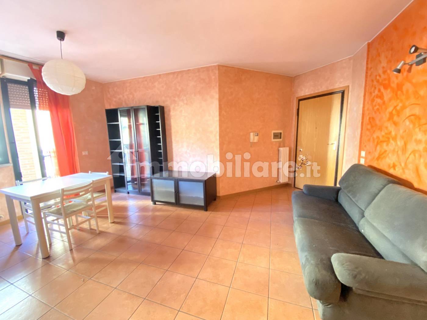 Bilocale via 4 Novembre 13, Centro, Cantù