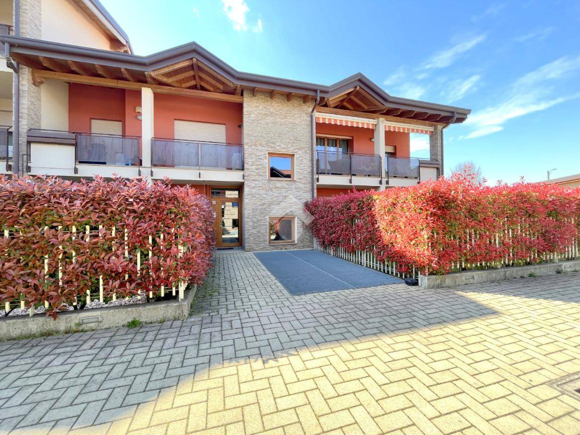 Trilocale via puccini 113, Cesate