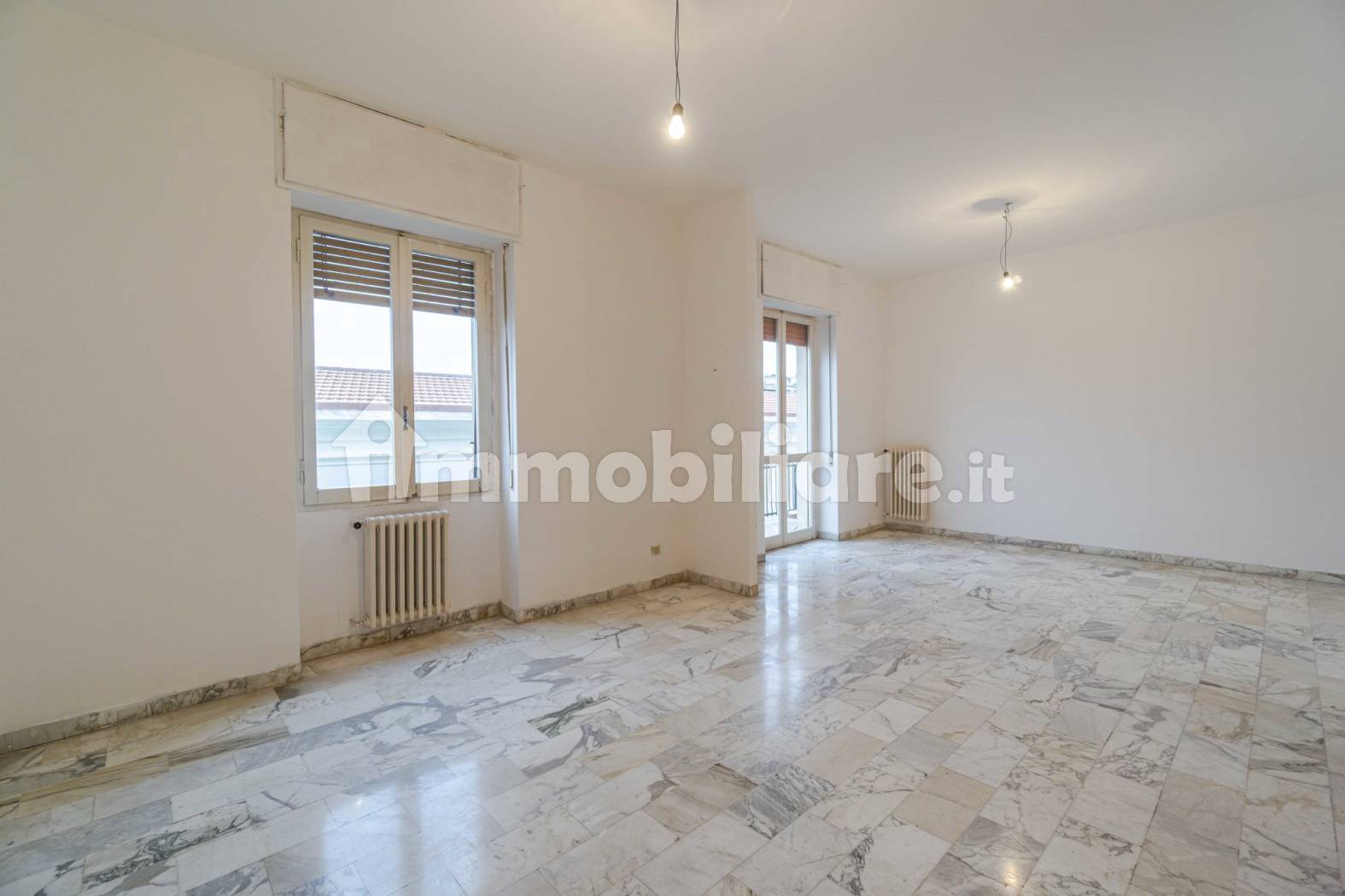 Appartamento via Enzo 11, Cappuccini, Sassari