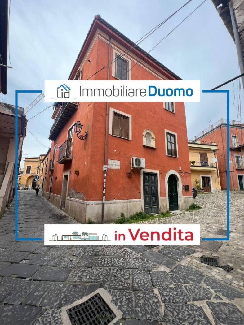 Trilocale Vico Porta Nuova, Centro, Benevento