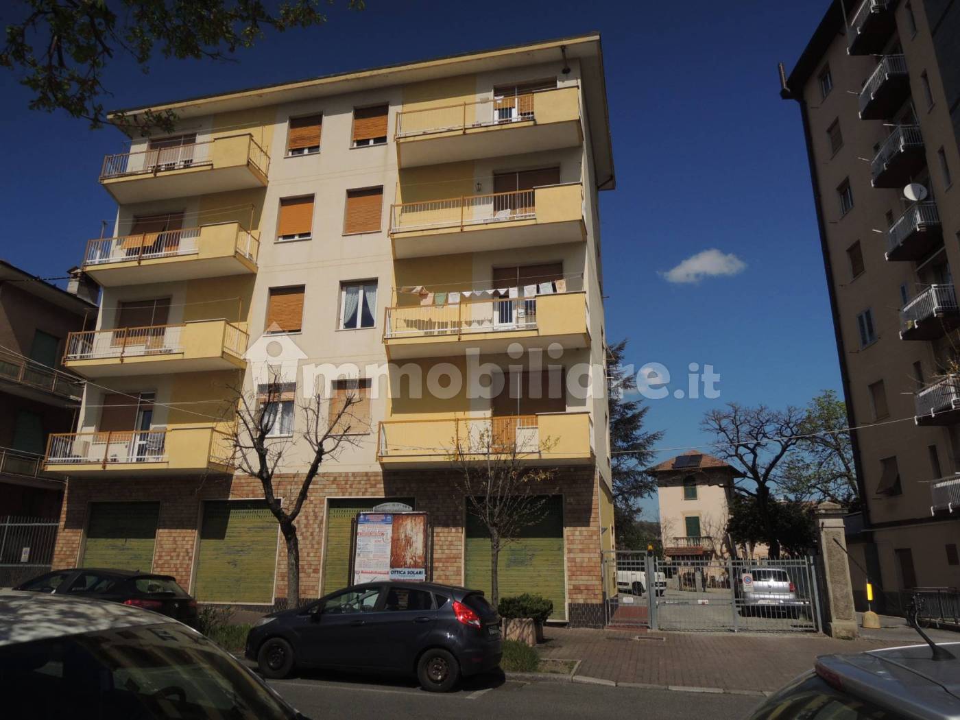 Trilocale viale Stazione Centrale, Centro, Ovada