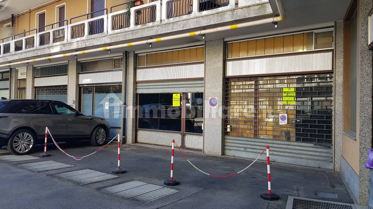 Locale commerciale in Vendita