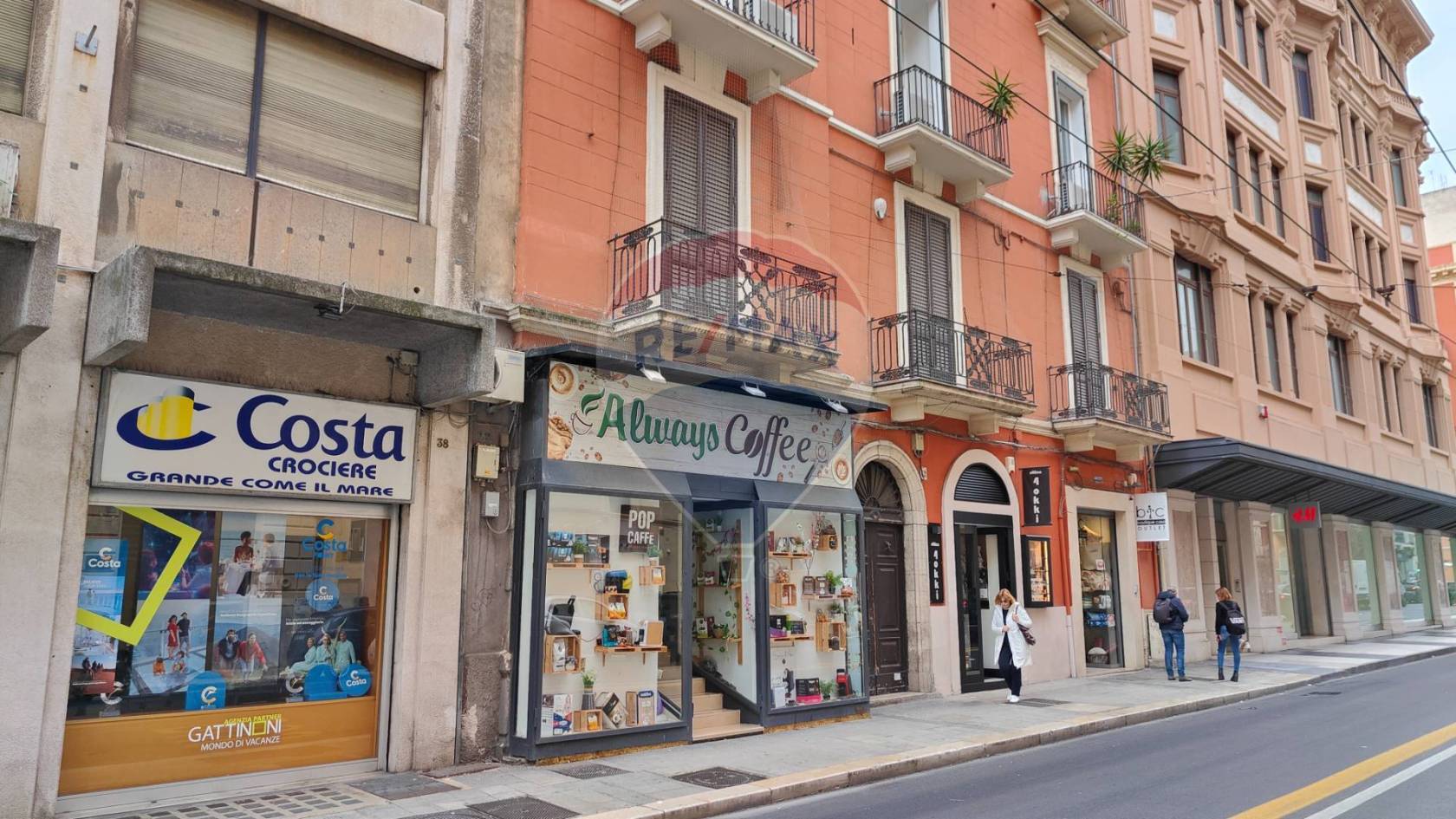 Locale commerciale in Vendita