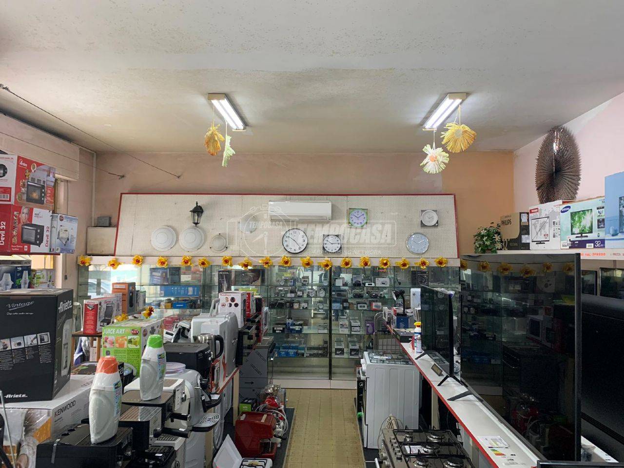 Locale commerciale in Vendita