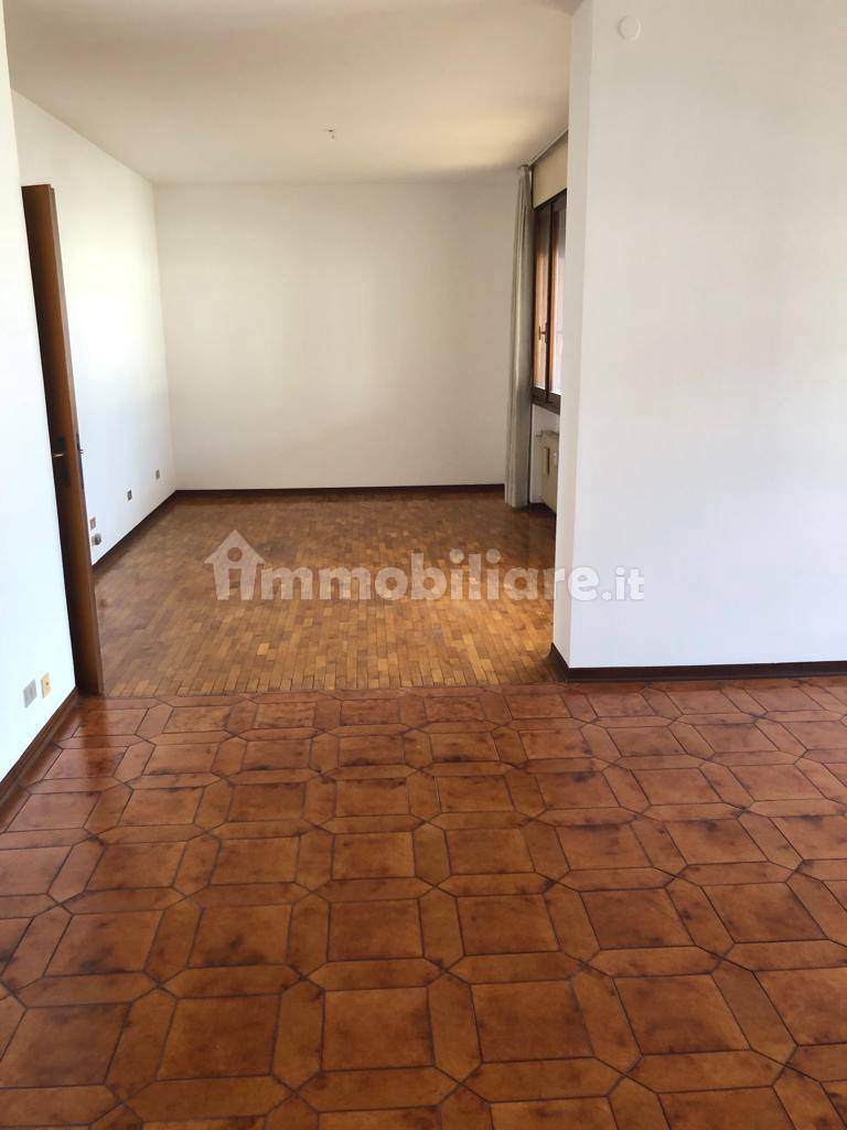 Appartamento buono stato, quinto piano, San Valentino, Ospedale, Pordenone