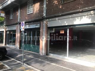 Locale commerciale in Vendita