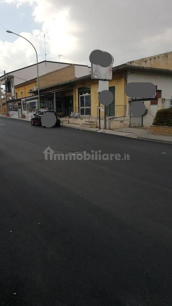 Locale commerciale in Vendita