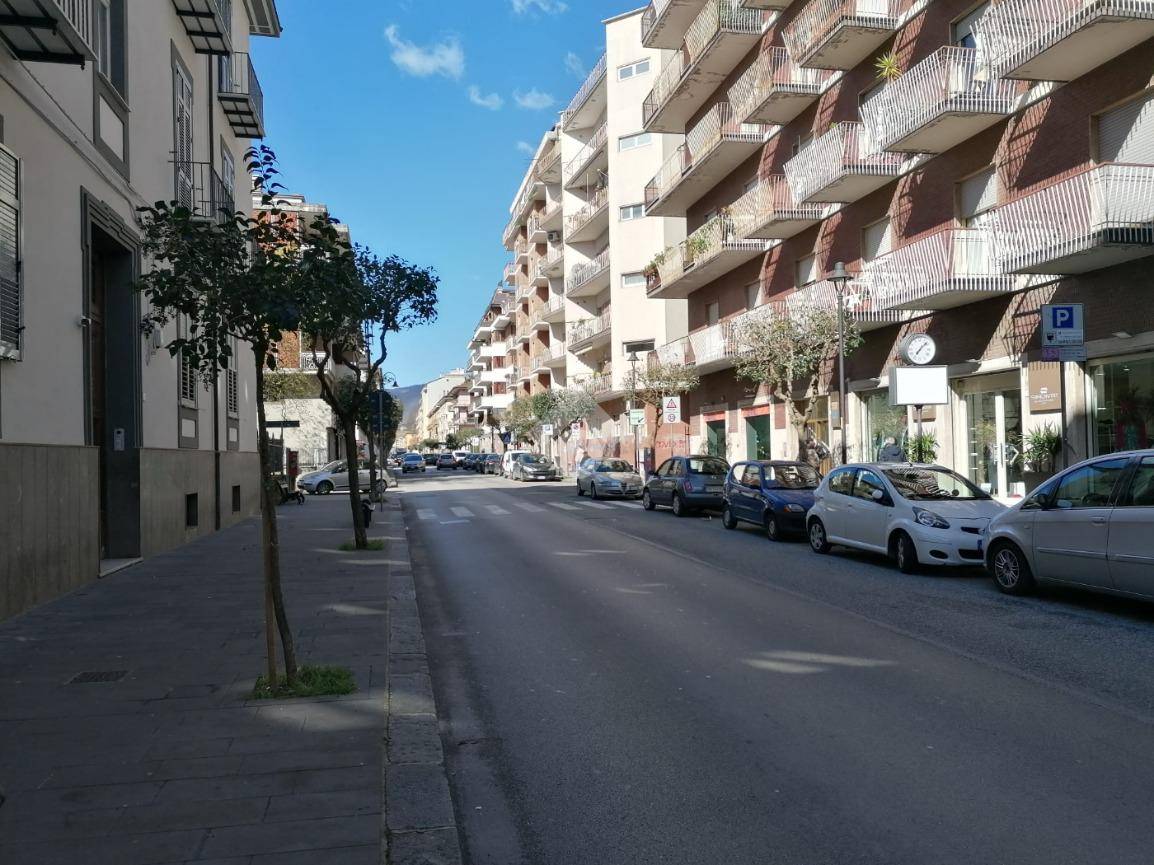 Locale commerciale in Vendita