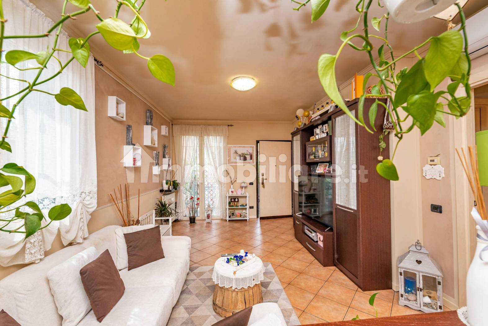 Trilocale via Santa Margherita 181, Centro, Caronno Pertusella