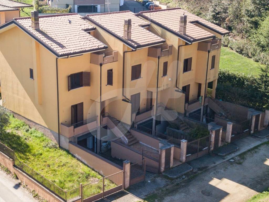 Vendita Villa a schiera in via Italia 90 San Giorgio del Sannio. Posto ...
