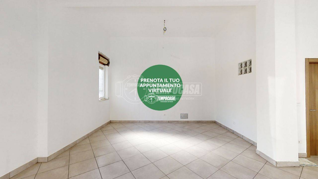 Locale commerciale in Vendita