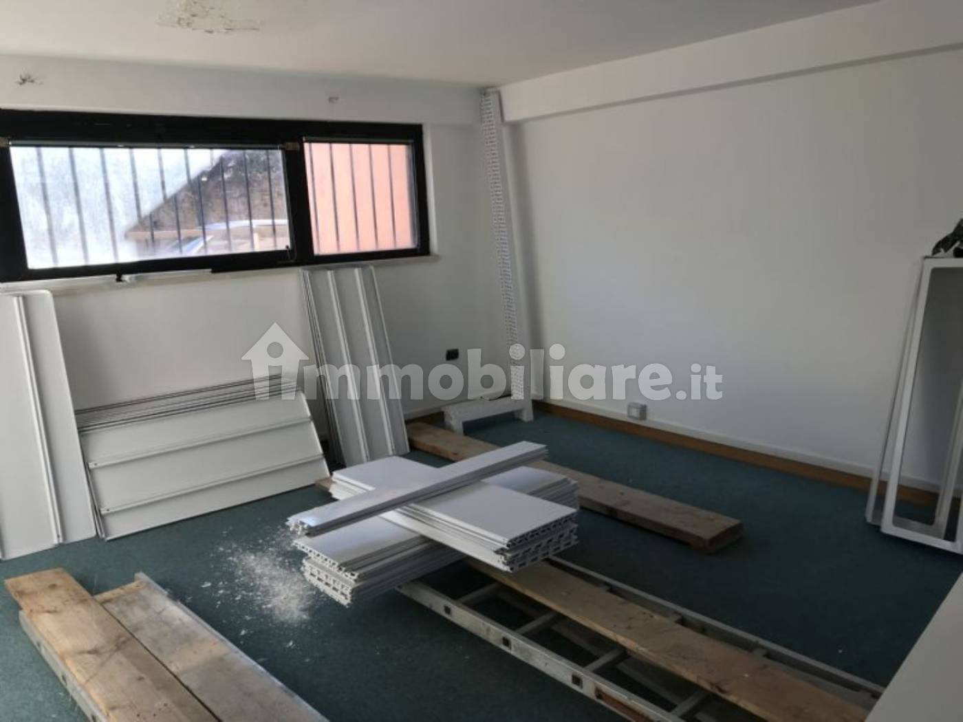 Locale commerciale in Vendita