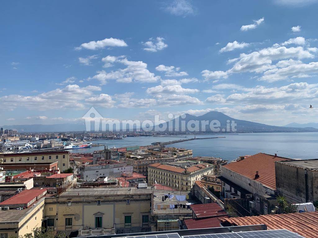 Quadrilocale via Egiziaca a Pizzofalcone, Santa Lucia, Napoli
