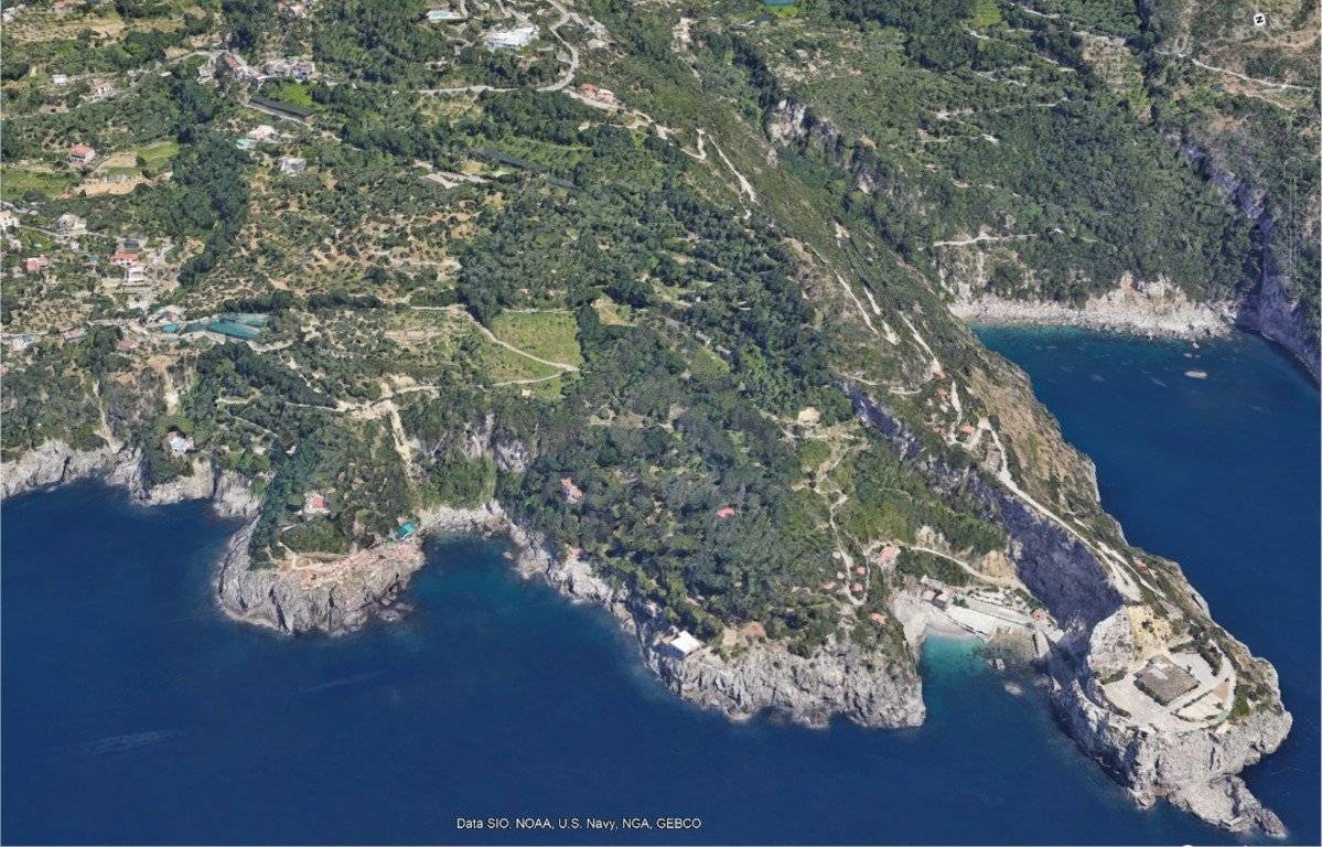 Locale commerciale in Vendita