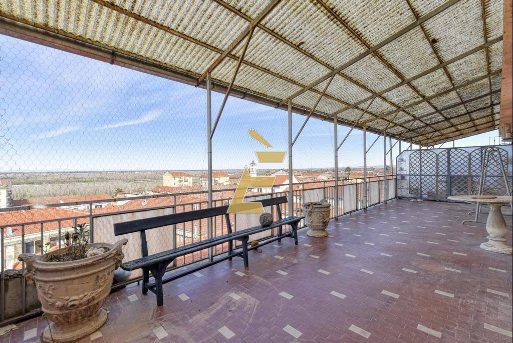 Quadrilocale via Vincenzo Salmazza 9, Centro, Valenza