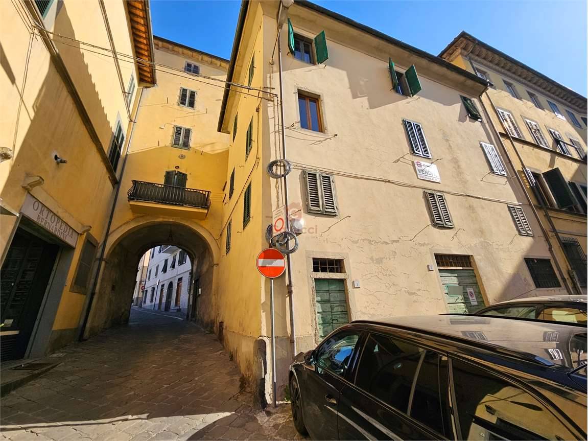 Locale commerciale in Vendita