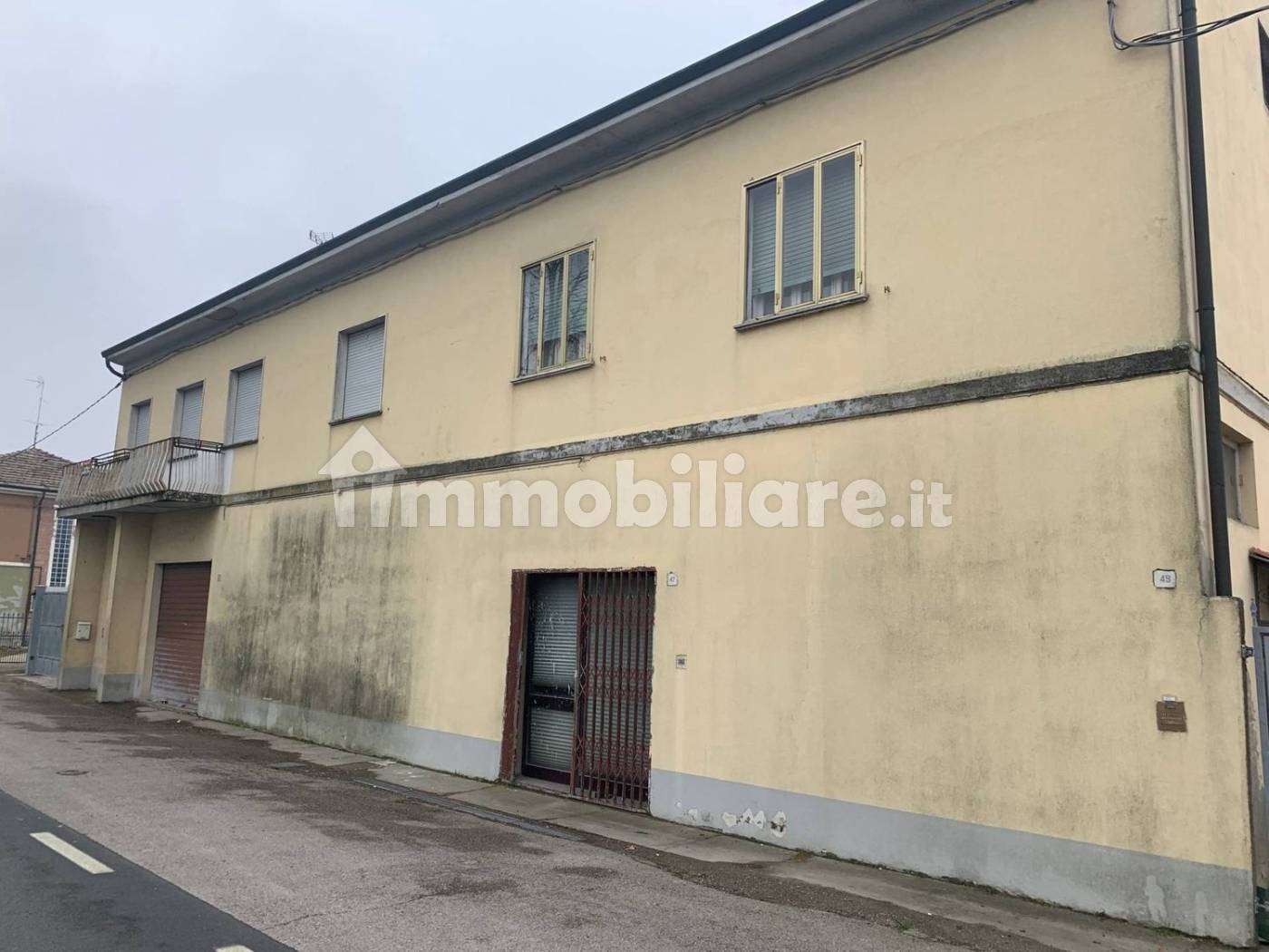 Locale commerciale in Vendita