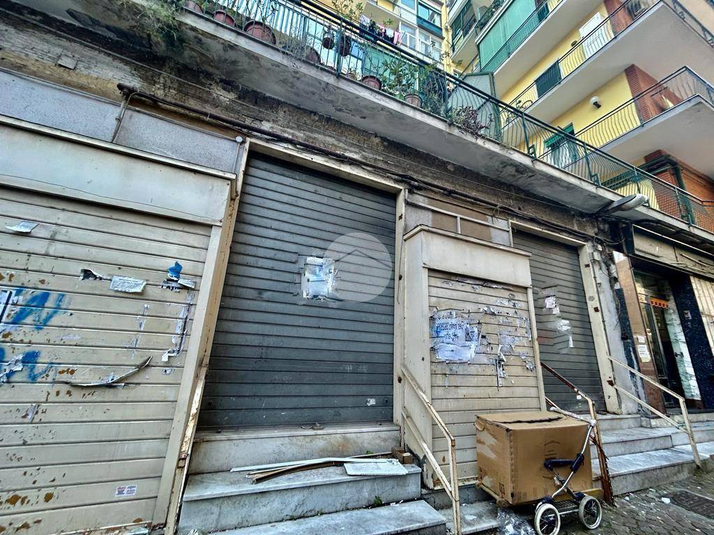 Locale commerciale in Vendita