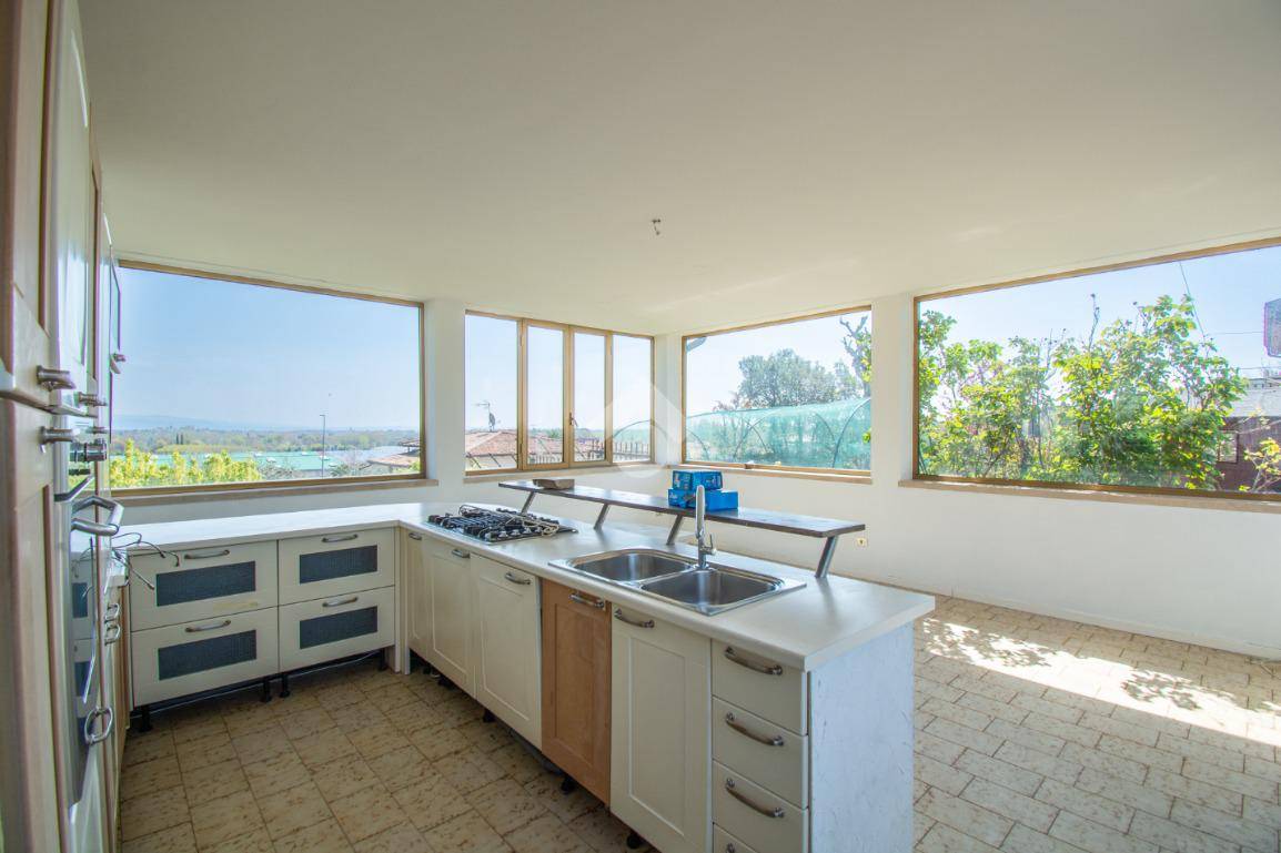 Quadrilocale via Borrine 16, Polpenazze del Garda