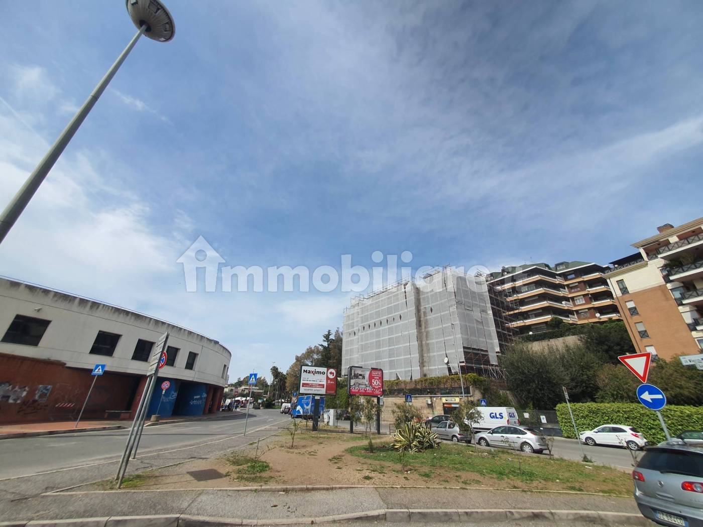 Locale commerciale in Vendita