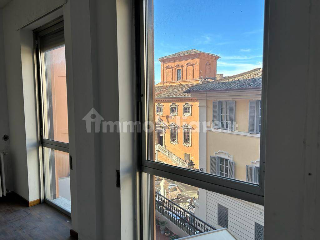 Quadrilocale via dell'Olmata 30, Colle Oppio, Roma