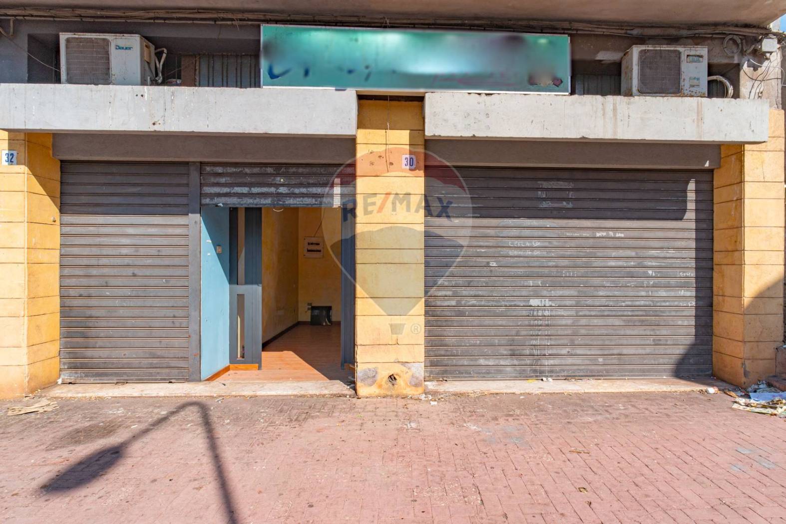 Locale commerciale in Vendita