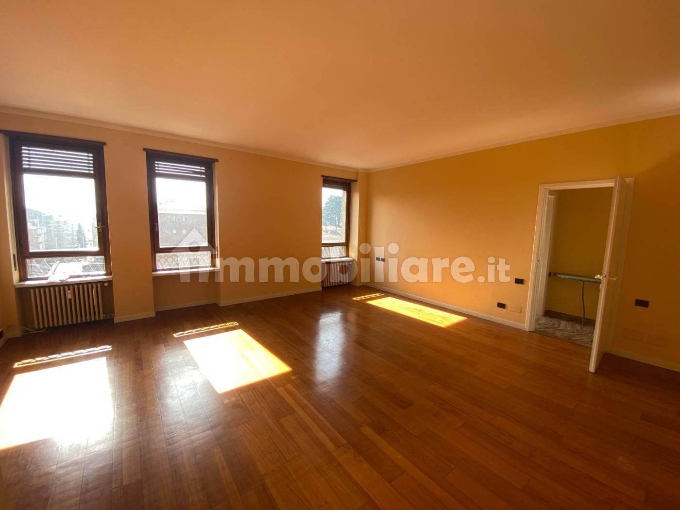 Appartamento via Bertodano 9, Centro Storico, Biella