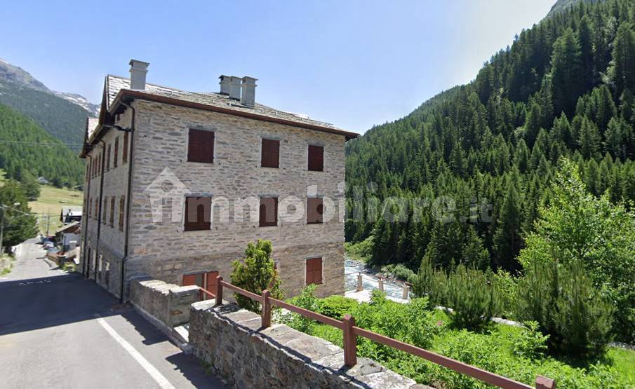 Quadrilocale Chiareggio, Chiareggio, Chiesa in Valmalenco