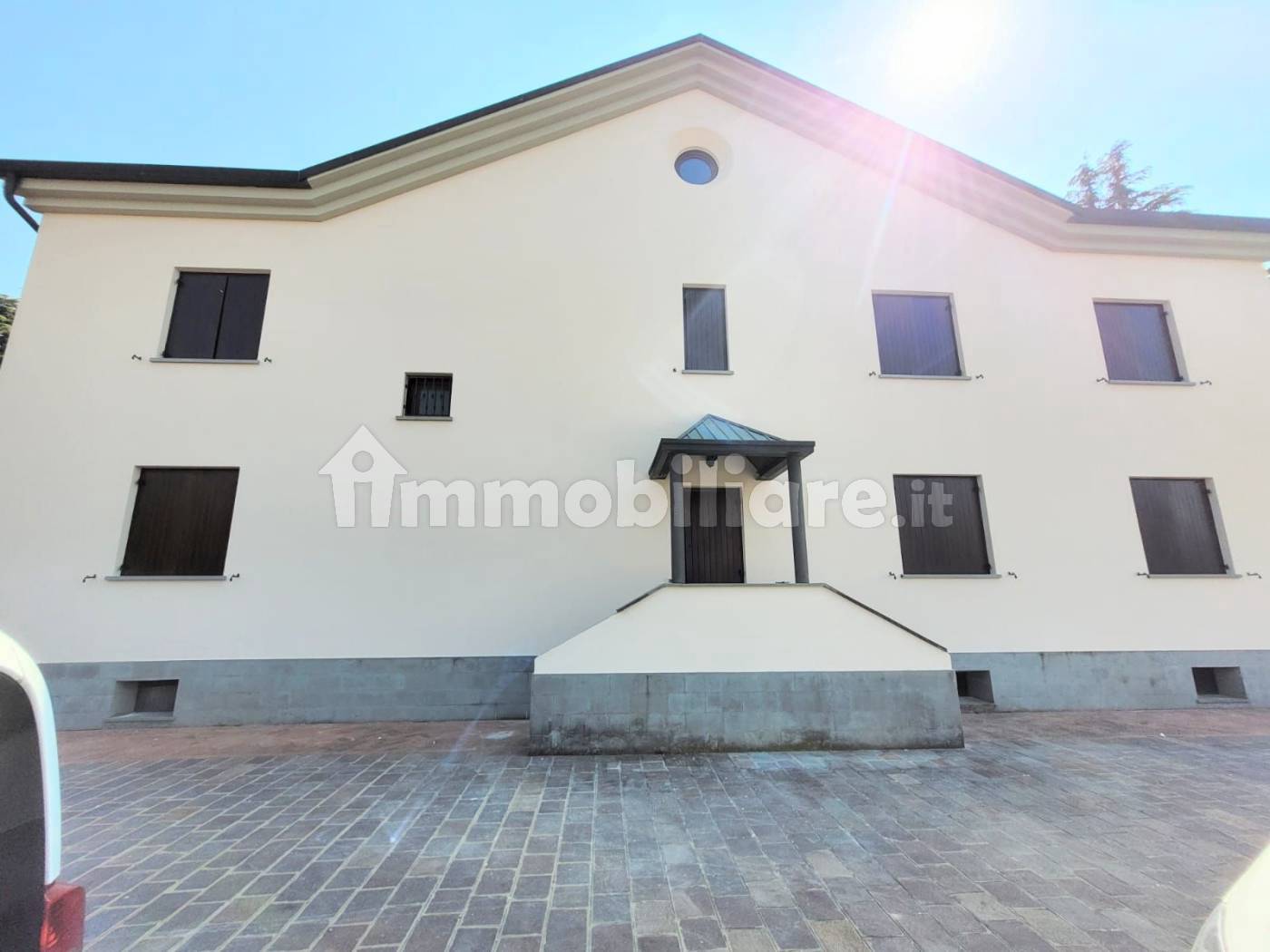 Quadrilocale via Alessandro Manzoni 21, Cavenago di Brianza