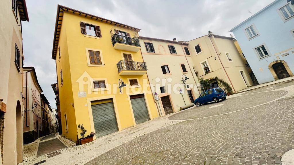 Trilocale via Marco Vipsanio Agrippa, Centro, Montebuono