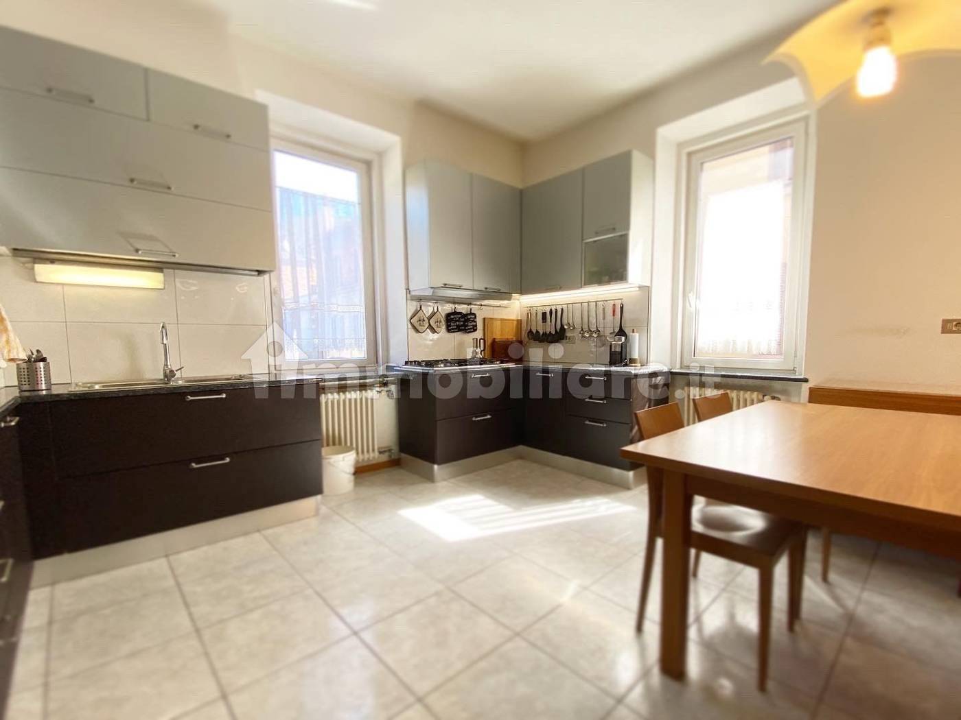 Trilocale via Monastero 18/A, Centro, Merano