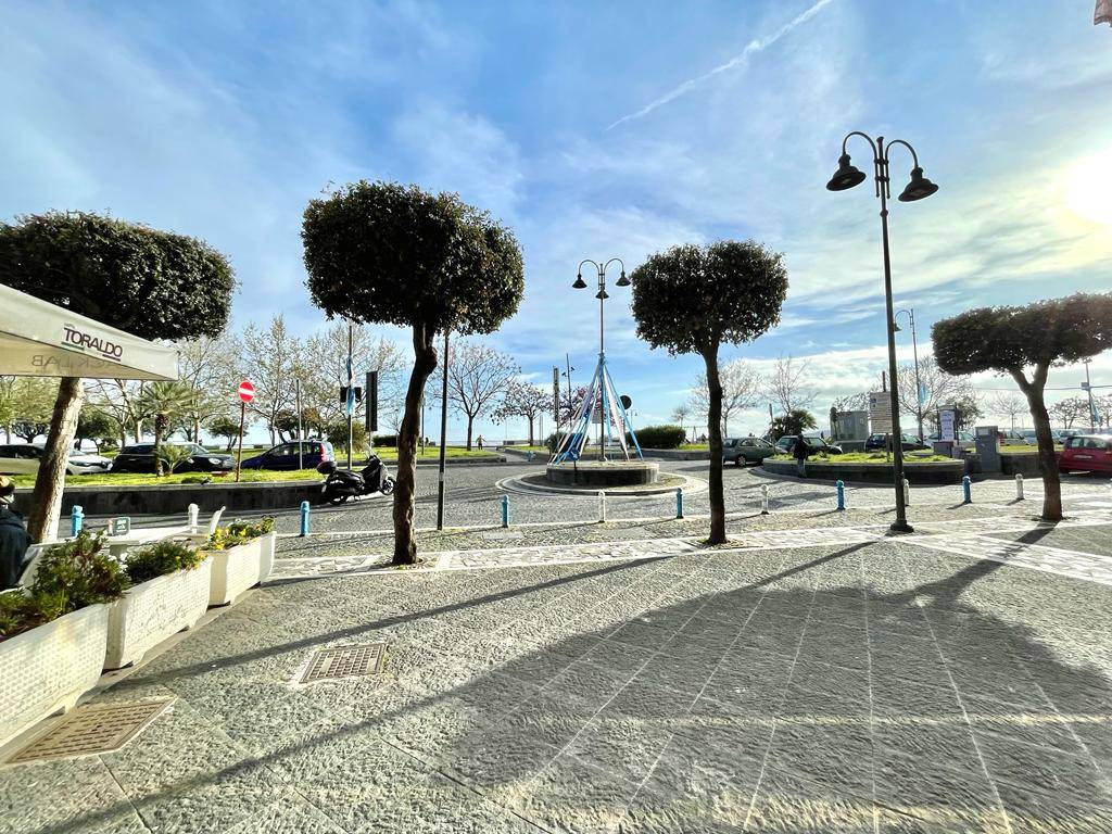 Trilocale corso Umberto I, Lungomare, Pozzuoli