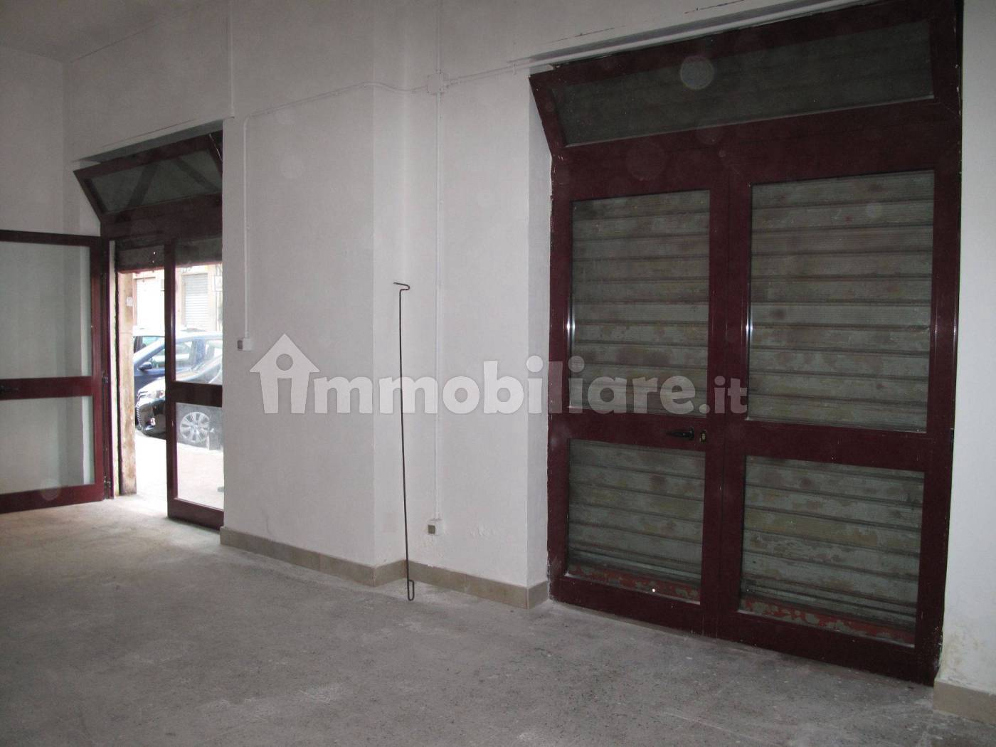 Locale commerciale in Vendita