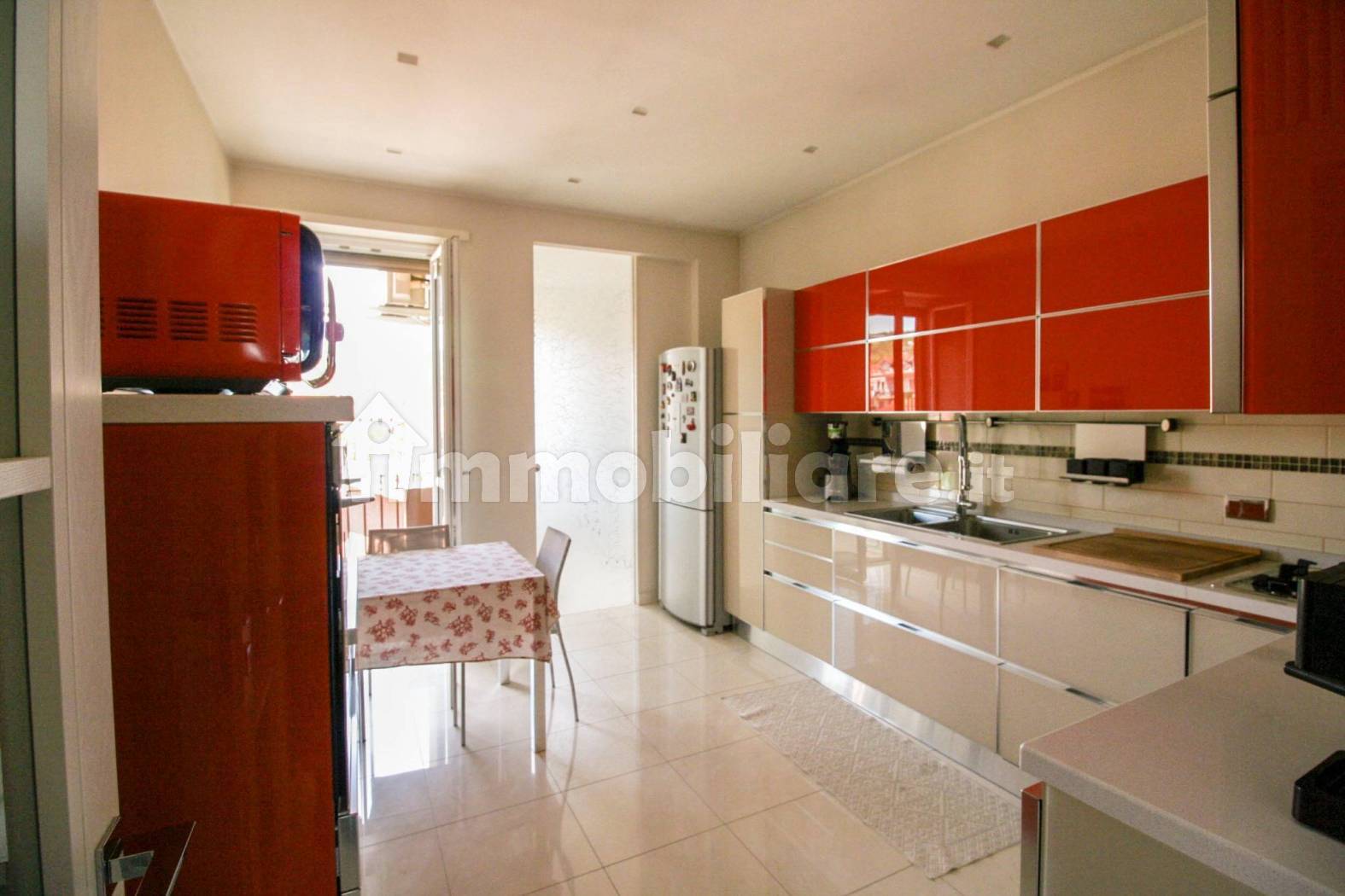 Trilocale Strada Genova 225, Testona - San Michele, Moncalieri