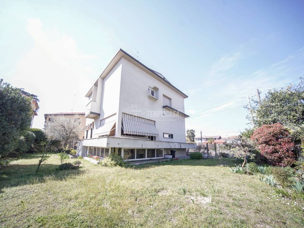 Vendita Villa unifamiliare in via Amerigo Vespucci 31 Galliate. Buono ...