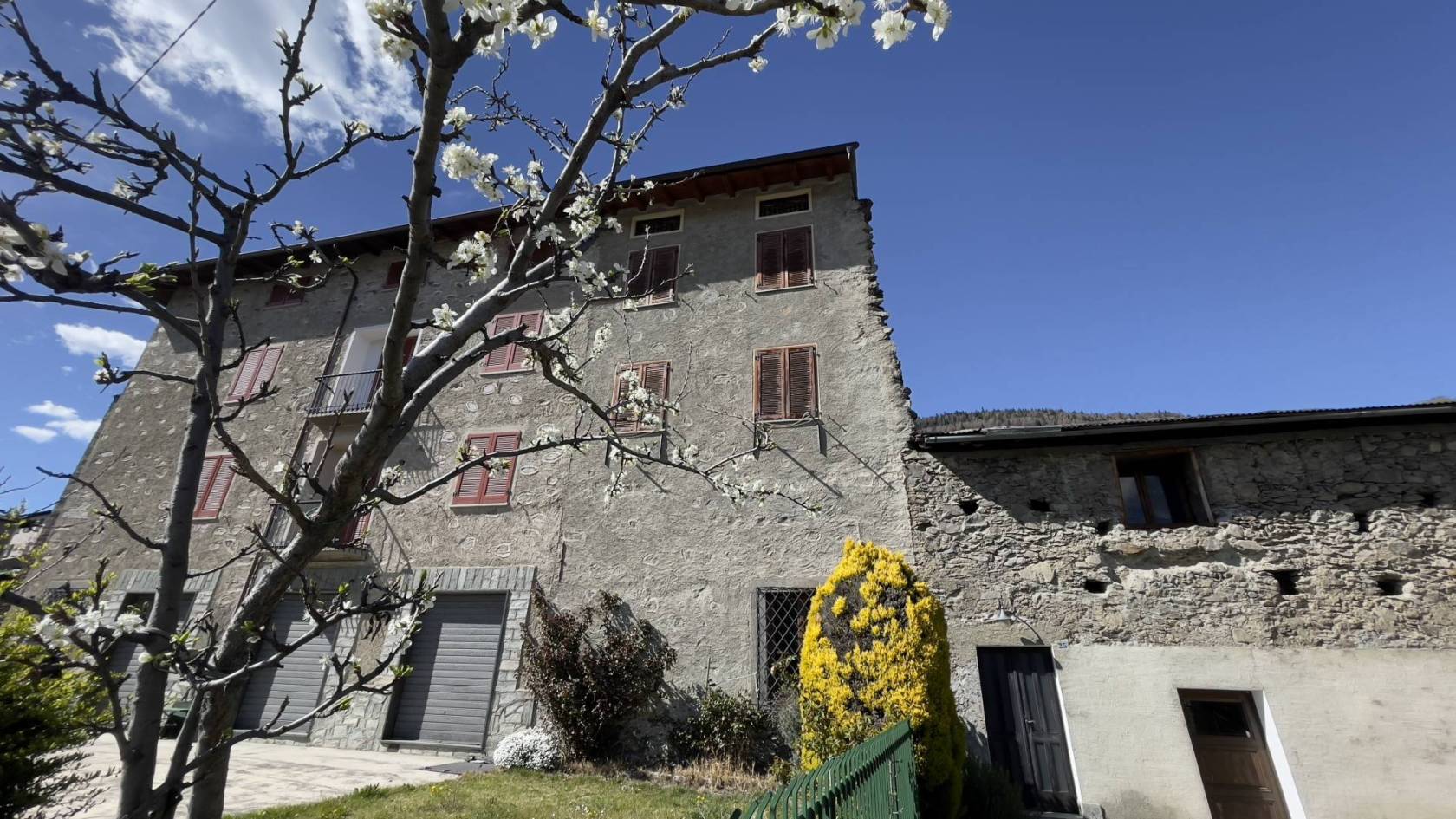 Appartamento buono stato, Centro, Teglio