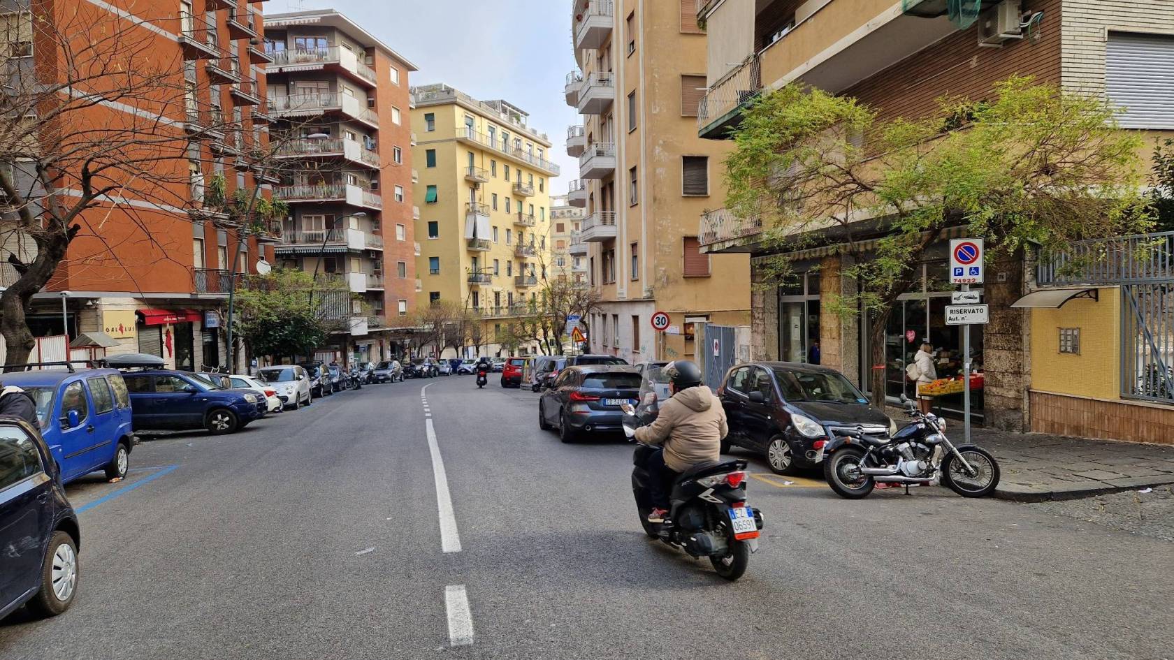 Locale commerciale in Vendita