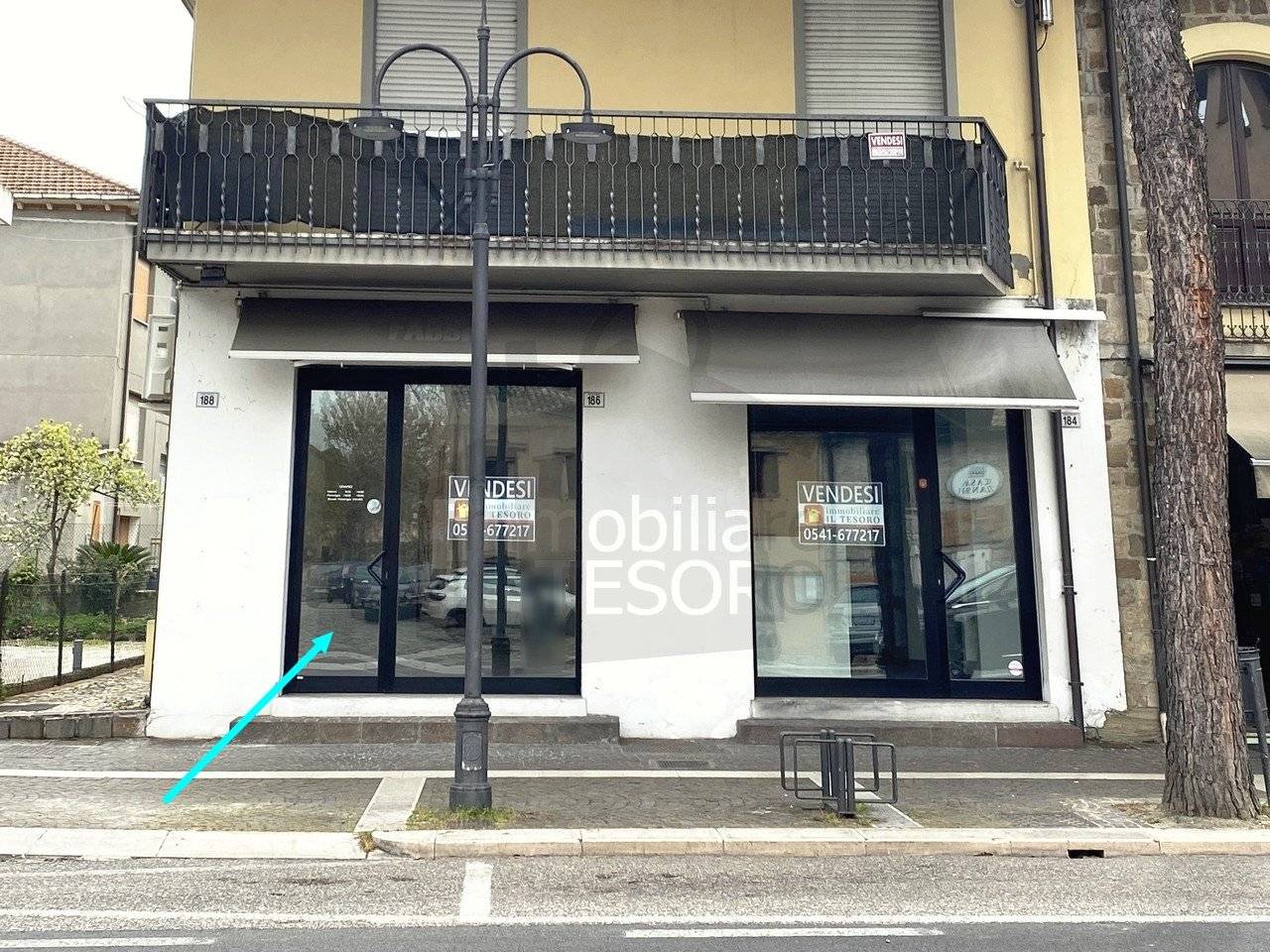 Locale commerciale in Vendita