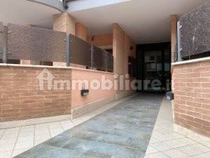 Trilocale via Sofia 12, Semicentro, Aprilia